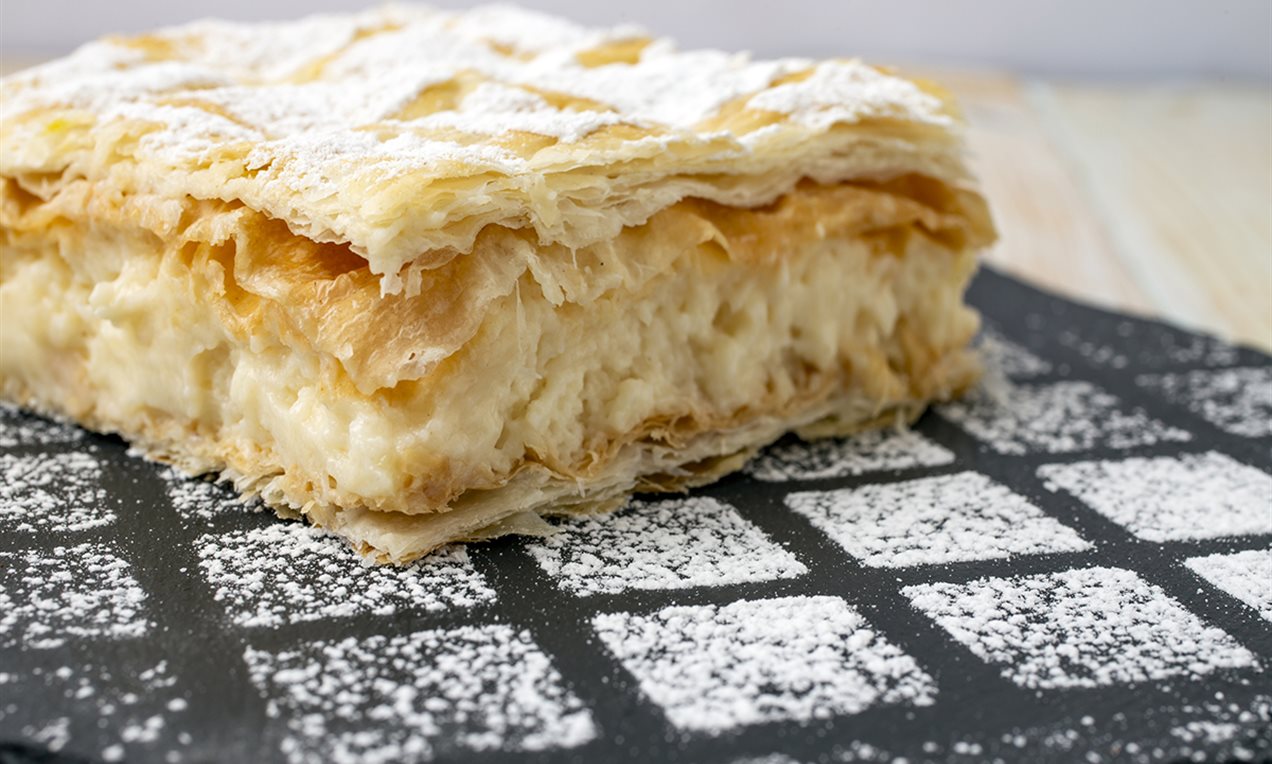 Prăjitură cu cremă Cremșnit tip Acul albinei Rețeta | Dr. Oetker