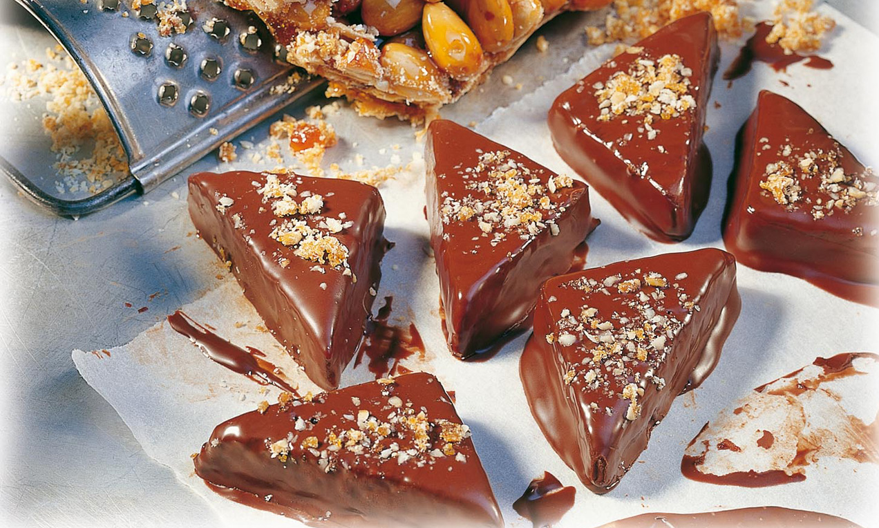 Triunghiuri cu alune Rețeta | Dr. Oetker