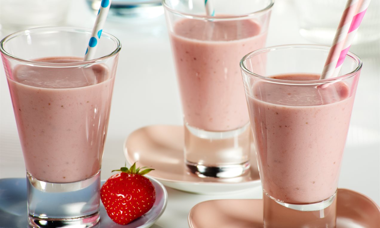 Milkshake cu căpșuni și banane Rețeta | Dr. Oetker